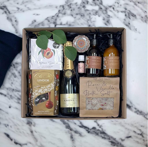 Opulent Oasis Gift Hamper: Ultimate Pamper Hamper Experience - Fabulous ...